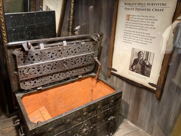 Captain Thomas Tew’s Chest of a Hundred Locks – Virginia Chandler